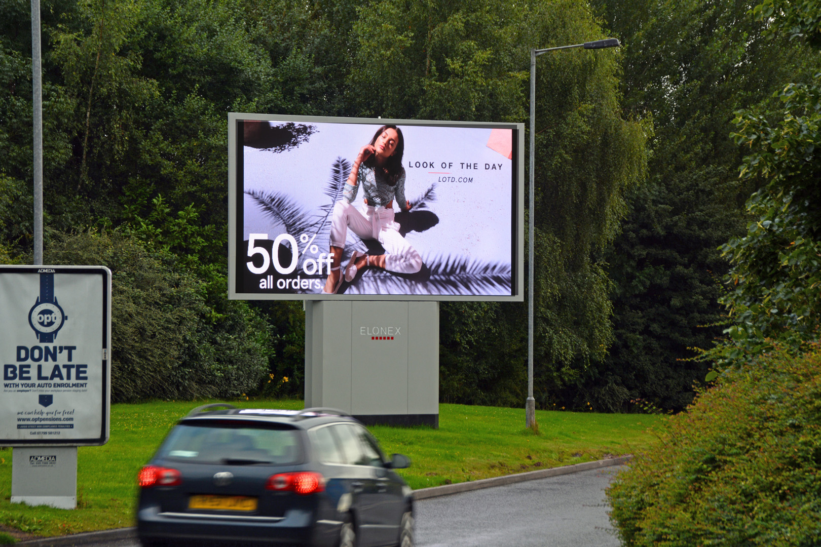 Stafford Services D48 - Digital Billboards & Advertising Screens ...