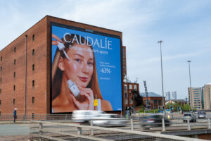 The Manchester Screen at Victoria Warehouse - Digital Billboards ...